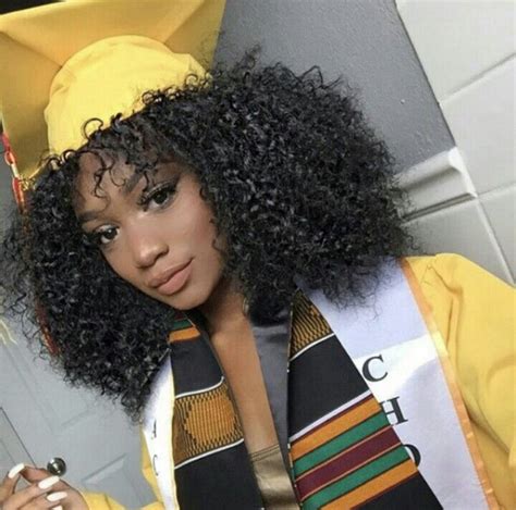 Pinterest Spiciwasabi 🦋🦋🦋 Pre Graduation Selfie Curly Hair Styles