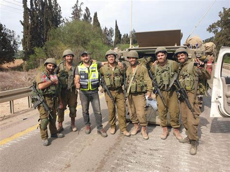 ידידים מתגייסים למלחמת חרבות ברזל ידידים