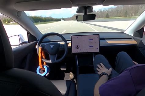 The Feds Will Investigate Teslas Autopilot Crashes Carbuzz