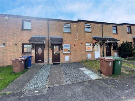 2 Bed Terraced House For Sale In Cornwall Gate Purfleet Rm19 £300 000