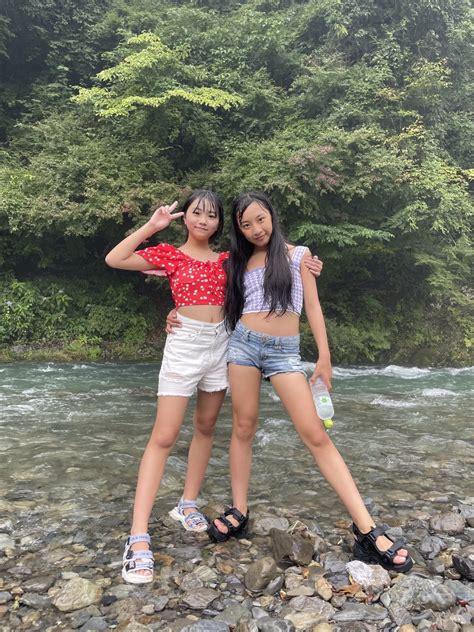 【画像】女子小学生、撮影会で肌を限界まで晒す 翡翠速報