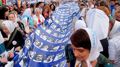 A 43 Años De La Primera «ronda A La Plaza De Las Madres De Plaza De