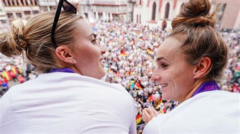 Frauenfußball Em Wirkt Nach Für Fußballerinnen Freigang Das Ist