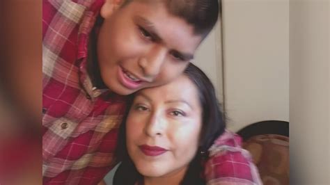 Me Vienen Recuerdos De Cuando Me Abrazaba El Dolor De Una Madre Por