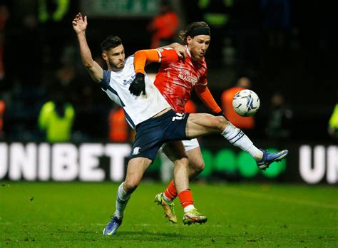 Josh Bowlers Situation At Blackpool Amid Nottingham Forest Link What