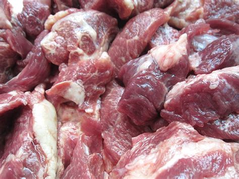 Yahoo オークション 【3本】高級部位の「霜降り馬肉切り落とし1kg」