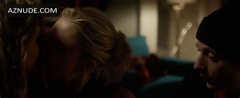 maika monroe nude aznude