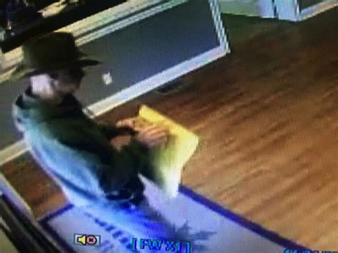 Clarksville Police Respond To Bank Robbery At Cumberland Bank And Trust