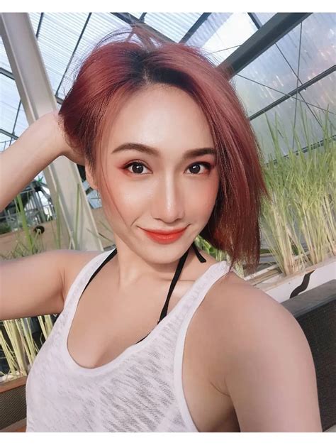6 Potret Lola Zieta Cosplayer Seksi Yang Mengaku Panseksual Hot