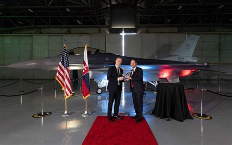 Slovakia Unveils Its First F 16 Block 70 Jet As Defense Chief Visits Us