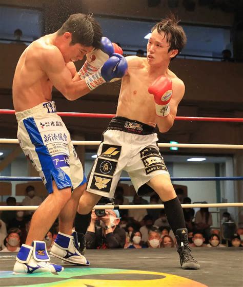 ＜中川健太・梶颯＞中川（右）が判定で防衛（撮影・篠原岳夫） ― スポニチ Sponichi Annex 格闘技