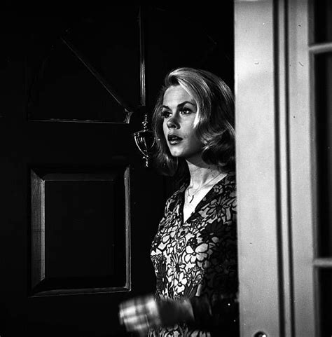 1 347 Bewitched Elizabeth Montgomery Photos And Premium High Res