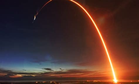 Spacex Le Premier Vol Habité De La Capsule Crew Dragon Pourrait Avoir