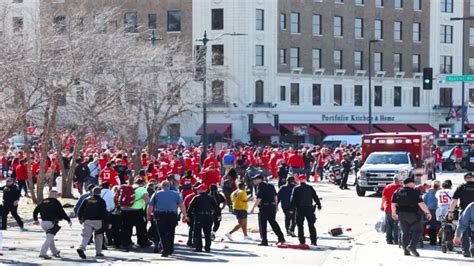 Un Muerto Y 9 Heridos Deja Tiroteo En El Desfile De Los Chiefs En