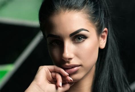 Wallpaper Face Women Model Long Hair Brunette Green Eyes Singer