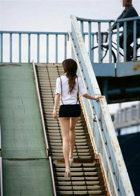 【画像あり】 ミニスカ生足に胸元開けたシャツが男には効果抜群で気になってる彼を落とせた 着エロフェチボックス