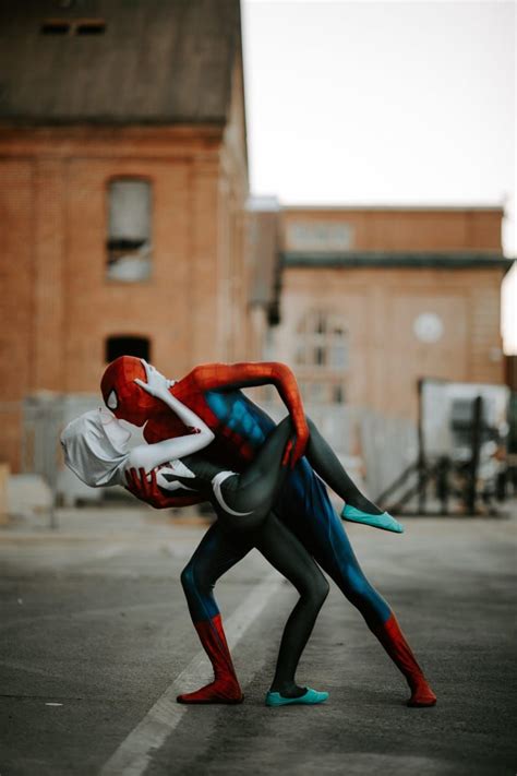 This Couple Did An Amazing Spiderman Themed Photo Shoot Spider Gwen