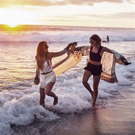 Collection 97 Pictures Cute Beach Pictures With Best Friend Latest