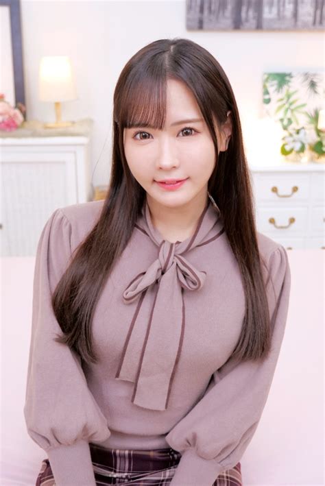 超かわいい素人女子大生がチャレンジ！ 童貞君の精子を15ml射精できれば100万円！ 照れながらも童貞チ ポをヌキヌキしているうちに赤面発情