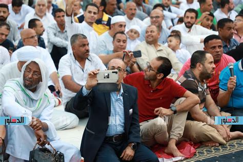 صلاة العيد في مسجد الحسين