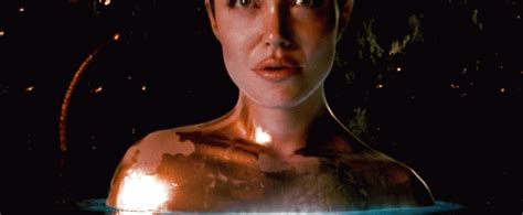S Angelina Jolie