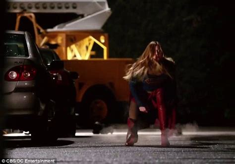 the flash and supergirl seen on screen together for the first time in