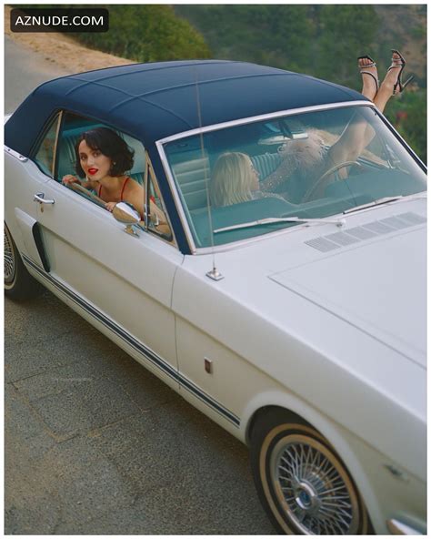 Maude Apatow Sexy Poses With Sydney Sweeney In A New Classic Photoshoot
