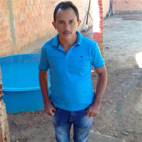 Caneta Azul Conheça A Música Do Momento Que Conquista Famosos A Gazeta