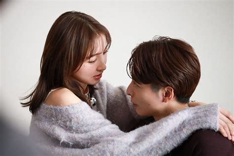 ドラマ『離婚しない男』ついに解禁された不倫妻役は篠田麻里子！首輪をされ…過激に体現｜離婚しない男―サレ夫と悪嫁の騙し愛―｜tverプラス