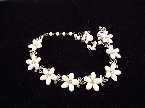 Lisner Thermoset Necklace White Flowers With Tiny Rhinestones Etsy