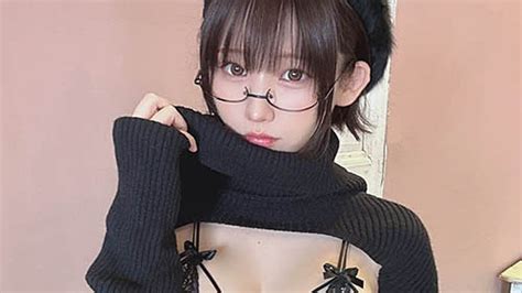 「逃走中」出演も話題、日本一のコスプレイヤー＆グラビアクイーン・えなこが「こういう形の水着、初めてかも…」投稿して話題に 「今作ってる写真集