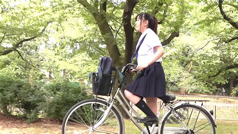 あの頃、制服美少女と。 有馬すず 日本のアダルト動画 熟女 ときどき 若い娘