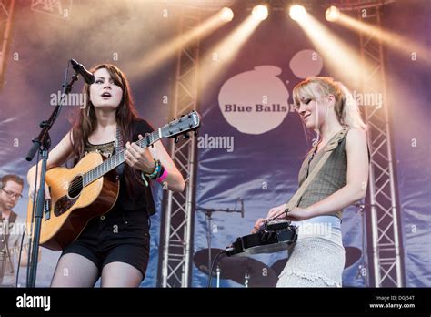 Rebecca And Megan Lovell Of The U S American Sisters Band Larkin Poe