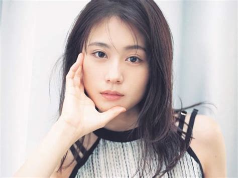 有村架純、“弟”と久しぶりに再会！ 「大きくなっててびっくり」と身長差に驚きのツーショット公開 2 2 All About ニュース