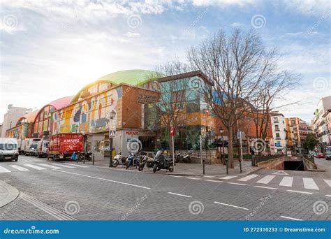 Mercado De La Cebada Es Un Mercado De Comida Muy Animado Ubicado En La