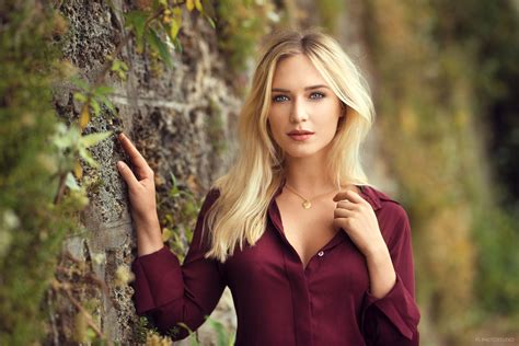 Women Model Lods Franck Eva Mikulski Blonde Long Hair Women