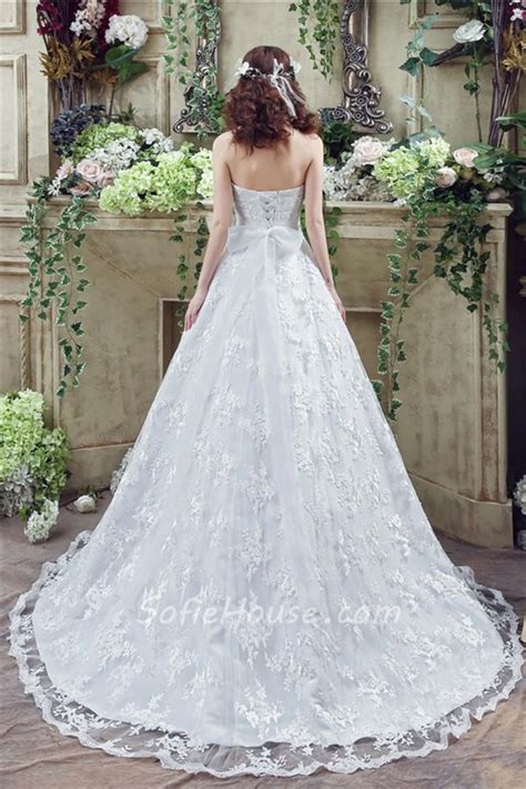 Classic Ball Gown Strapless Corset Back Lace Wedding Dress With