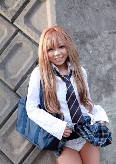 【jk】おパンツ見せたがり女子がスカートめくってパンチラ披露w【画像30枚】 Story Viewer エロ画像 エロ画像