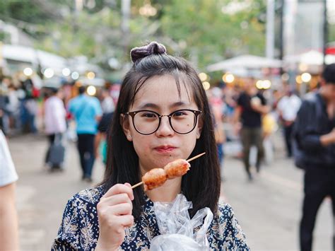 무료 이미지 사람들 안경 스냅 사진 길거리 음식 식품 말뿐인 요리 관광 여행 손가락 음식 튀긴 음식 중국