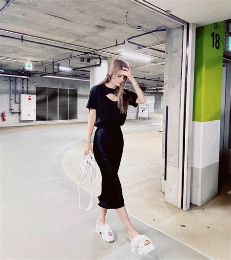 マギーさんのインスタグラム写真 マギーinstagram 「打ち合わせざんまいな1日🦋 秋以降から、報告し始めれるかな〜 地道に少しずつ