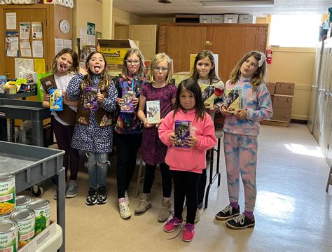 Girl Scout Troop 3241 2022 Donation Lake Geneva Food Pantry