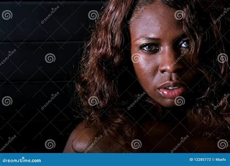 Sexy Afrikaanse Amerikaanse Vrouw Stock Foto Image Of Haar