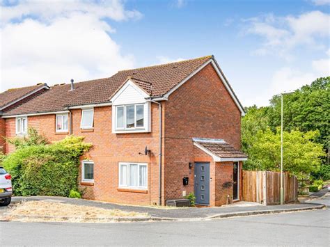 1 Bed Terraced House For Sale In Devonshire Gardens Bursledon