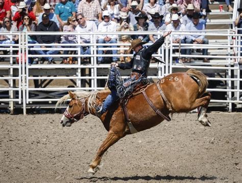 Canadas Zeke Thurston Wins Third World Saddle Bronc Crown Of His