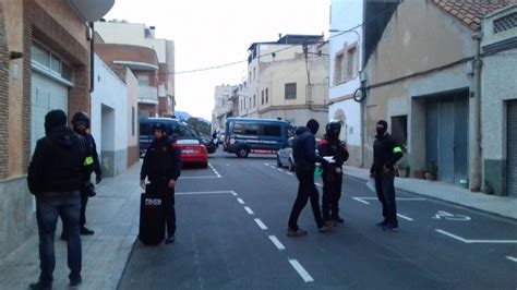 Siete Detenidos En Amposta Tarragona De Un Grupo Criminal Por