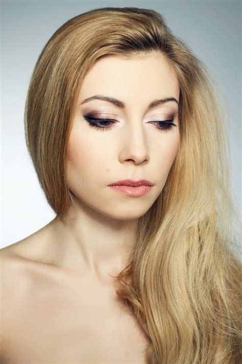 Photos Of Model In Image Id 59078499 By Avgustino