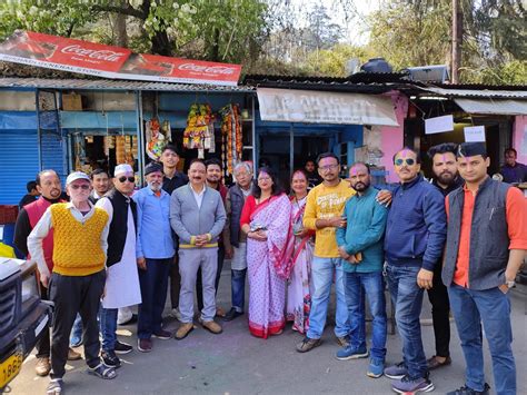 रानीखेत क्षेत्र में विधायक प्रमोद नैनवाल ने जनमिलन कर जनता को दी रंग