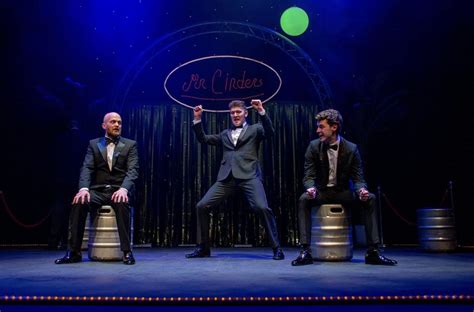 Bouncers By John Godber Old Laundry Theatre