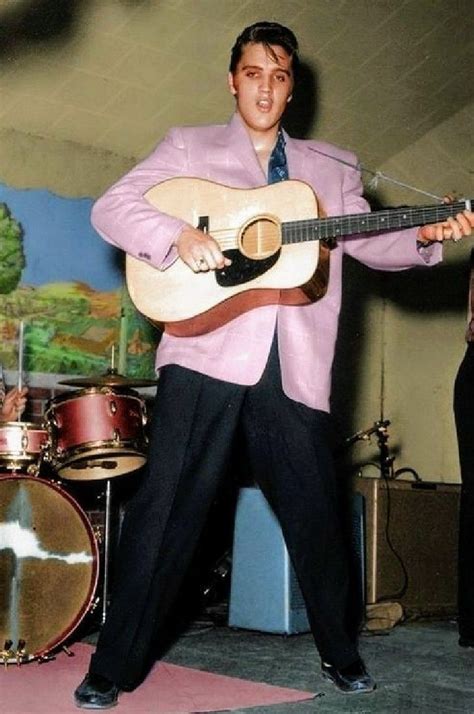 Pin By 🍃💛🌹b🐾🌹💛🍃 On Elvis 🌹the One And Only 🌹 Elvis Presley Images