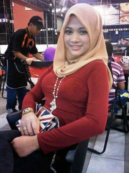 Foto Tante Janda Jilbab Hot Insyaf